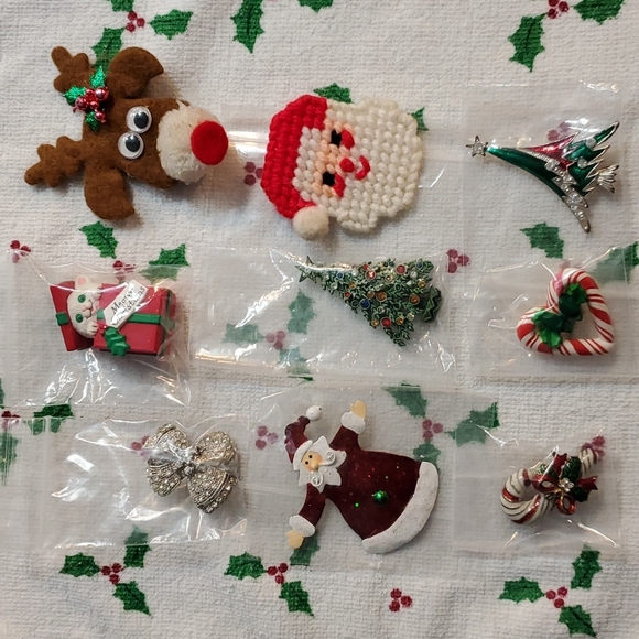 Accessories | Vintage Holiday Pins | Poshmark